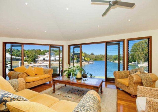 Louvre Windows Gallery